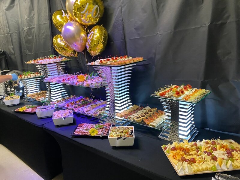 PIN CATERING - profesjonalna wypożyczalnia cateringowe